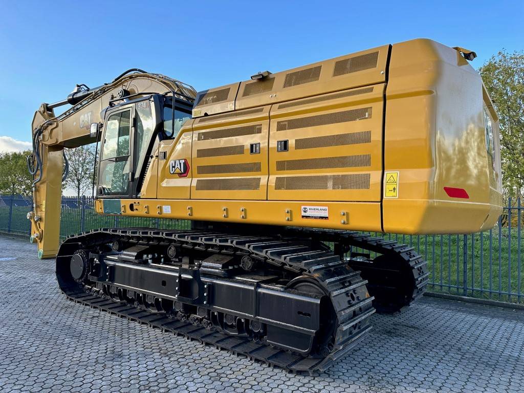 CAT 374 with all hydraulic lines 2024 : Riverland Equipment