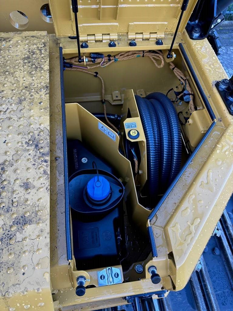 CAT 374 with all hydraulic lines 2024 : Riverland Equipment
