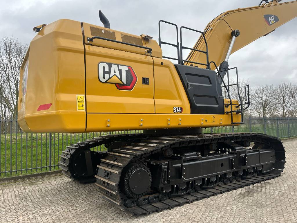 CAT 374 Long Reach 2025 built SOLD : Riverland Equipment