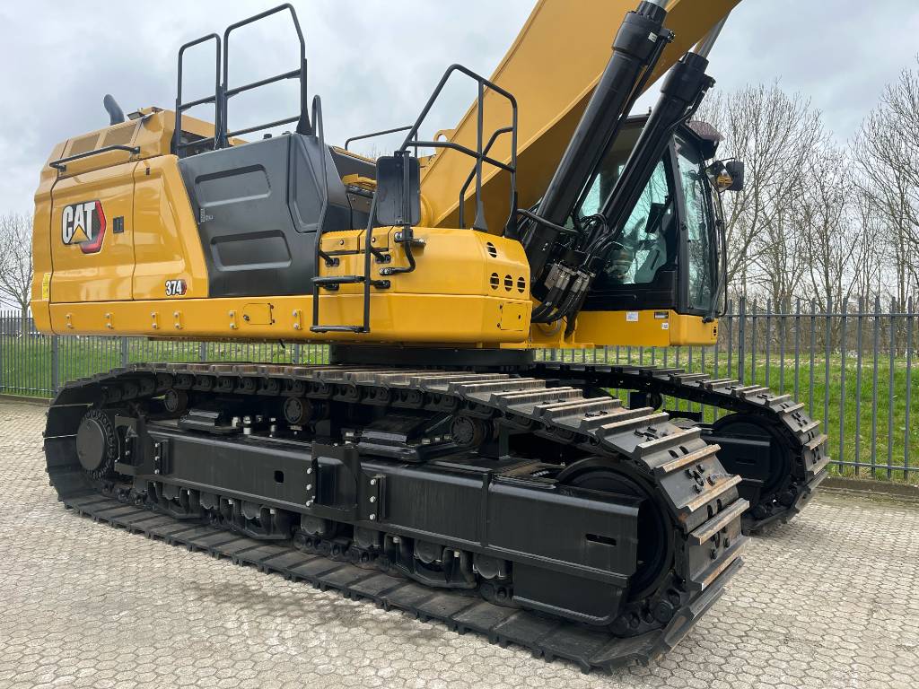 CAT 374 Long Reach 2025 built SOLD : Riverland Equipment